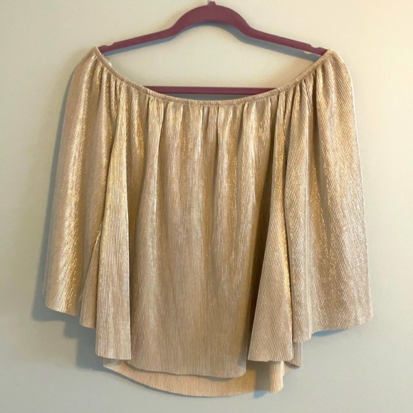 love on a hanger | Tops | Gold Off Shoulder Top | Poshmark